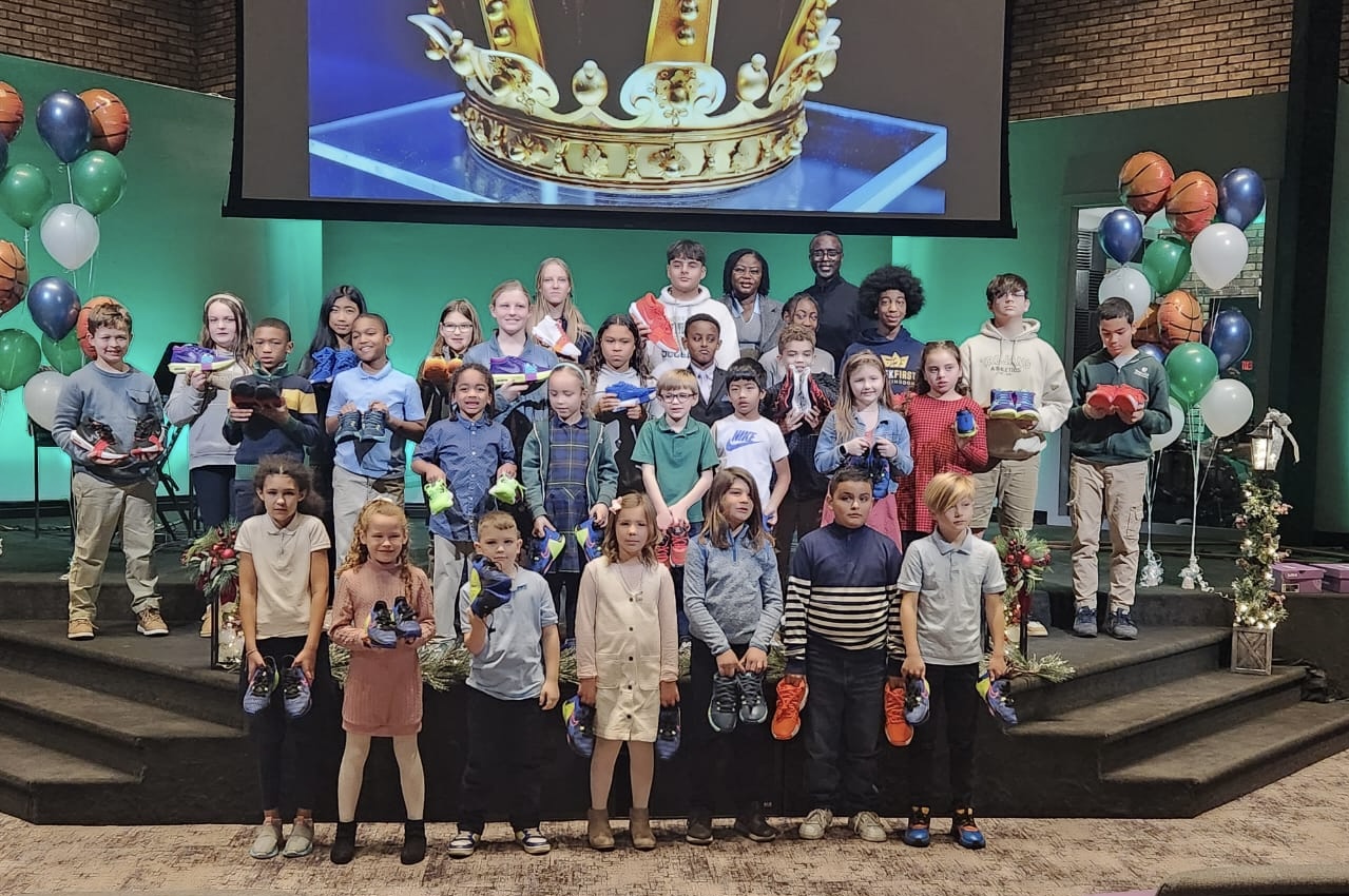 David Tolani Foundation Gives Lebron James and Steph Curry Nike ...